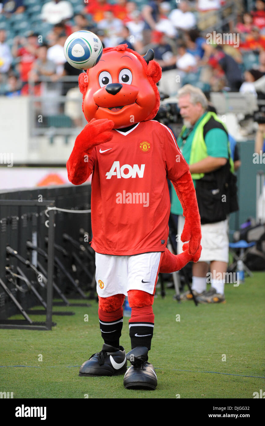 Fred the Red entertains the crowd prior to the Eighteen times English ...