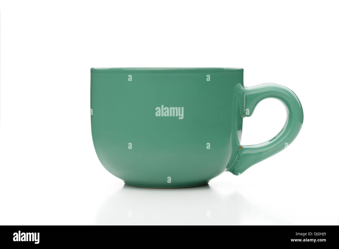 A simple green tea cup viewed from profile Stock Photo - Alamy