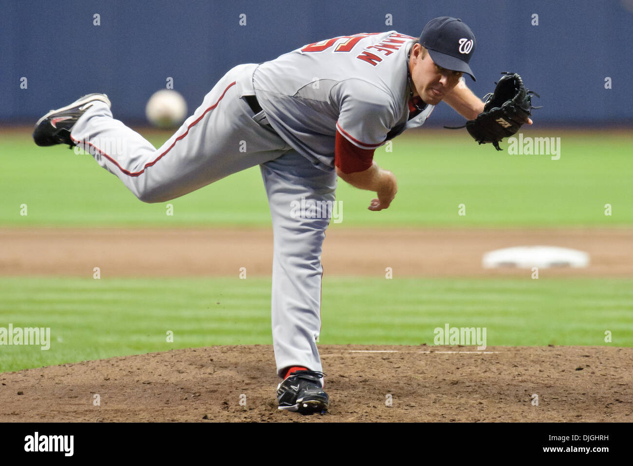 Washington Nationals starting pitcher Craig Stammen (35) throws during ...