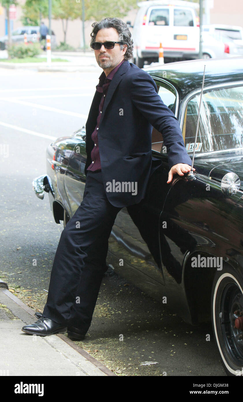 Mark Ruffalo filming on the set of her new movie 'Can a Song Save Your ...