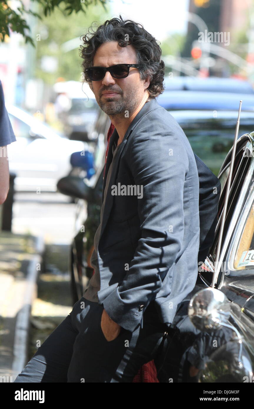 Mark Ruffalo filming on the set of her new movie 'Can a Song Save Your ...