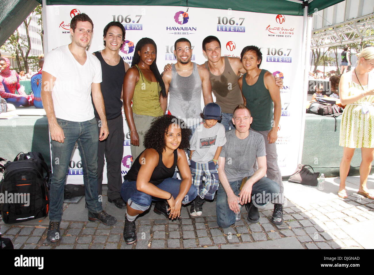 The cast of stomp hi-res stock photography and images - Alamy