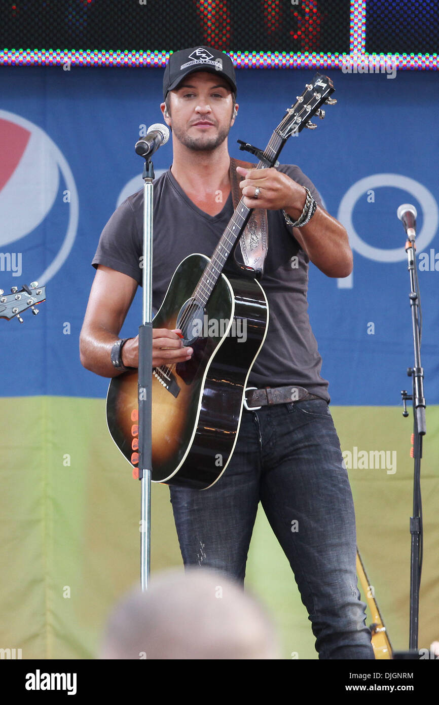 Luke Bryan performs live in Central Park as part of Good Morning ...
