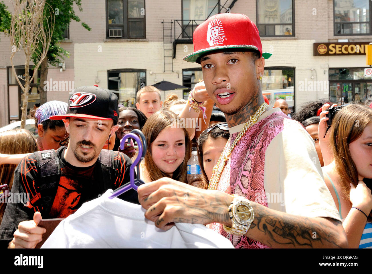 Tyga appearances and performance on MuchMusic's NEW.MUSIC.LIVE. Toronto ...