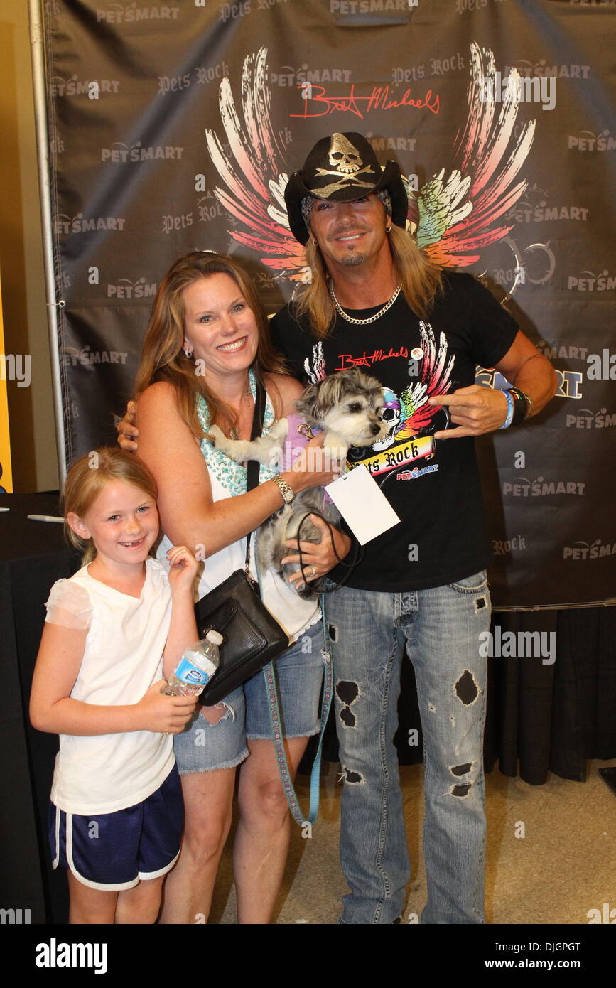 Bret michaels meet greet farmingdale hi-res stock photography and ...