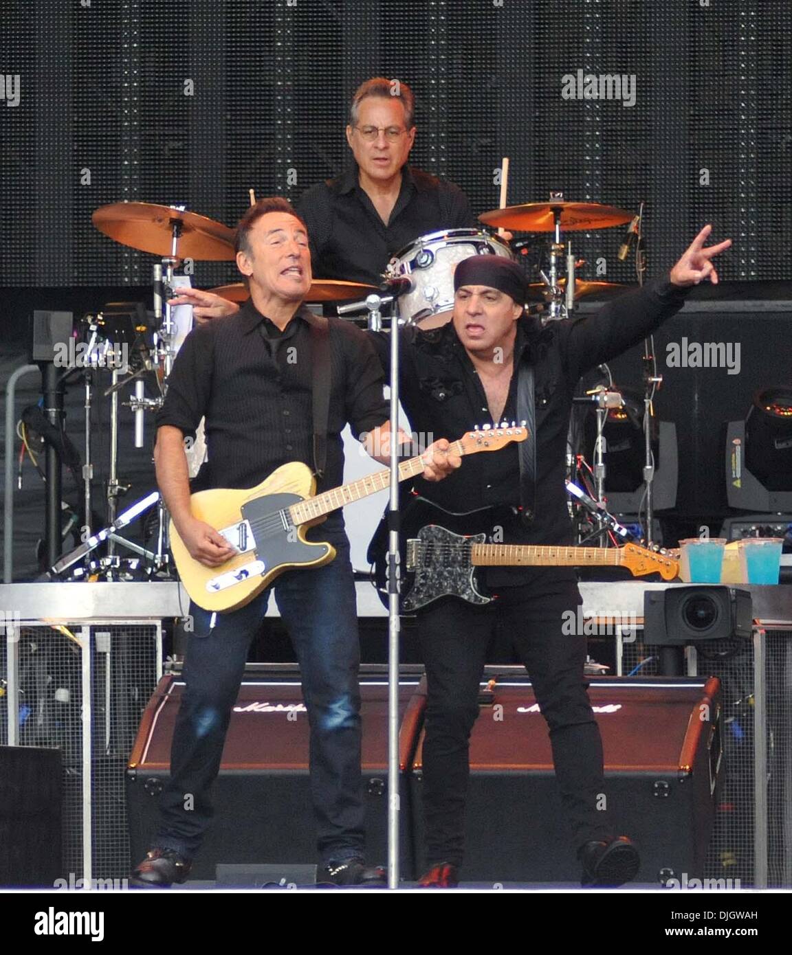Bruce Springsteen with Steven van Zandt Bruce Springsteen performs at ...