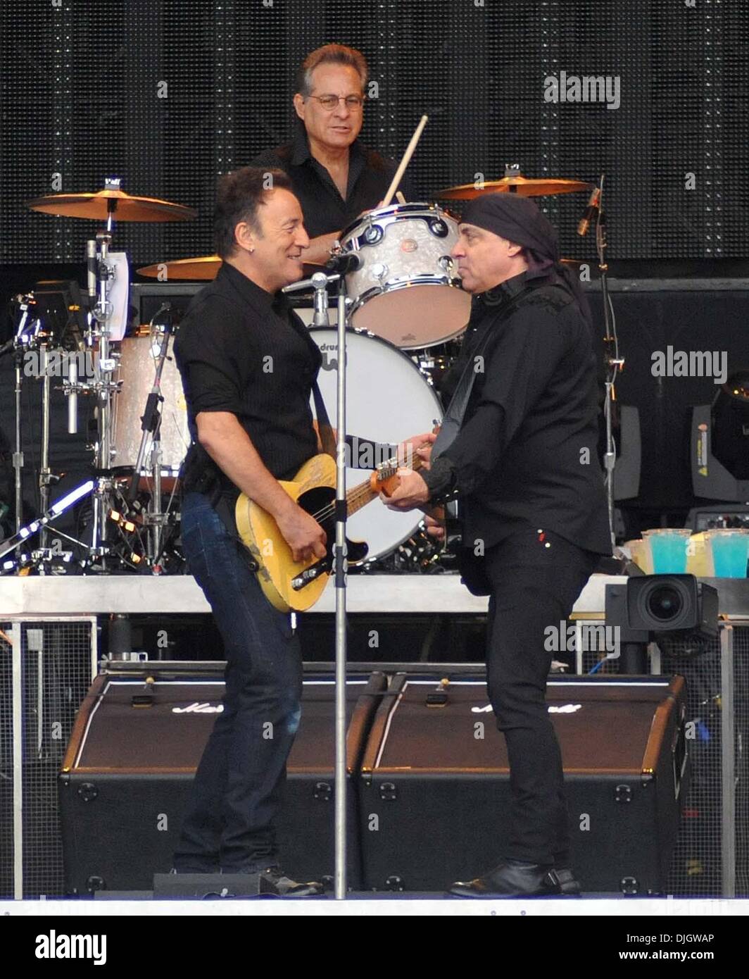 Bruce Springsteen with Steven van Zandt Bruce Springsteen performs at ...