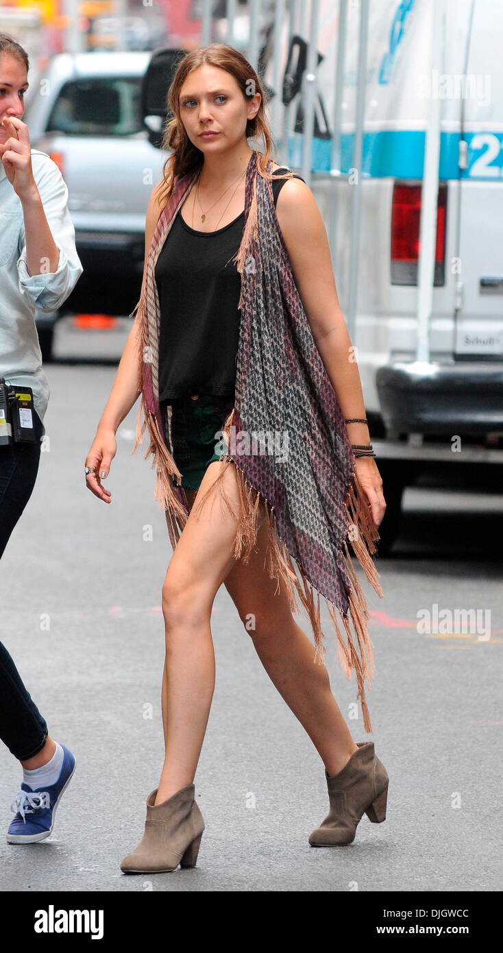 Very Good Girls Elizabeth Olsen