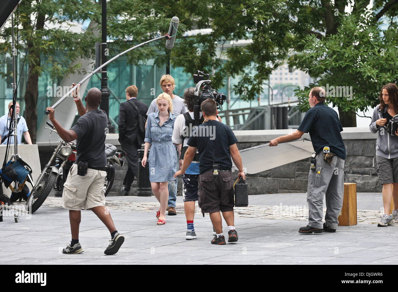 Boyd holbrook on set hi-res stock photography and images - Alamy