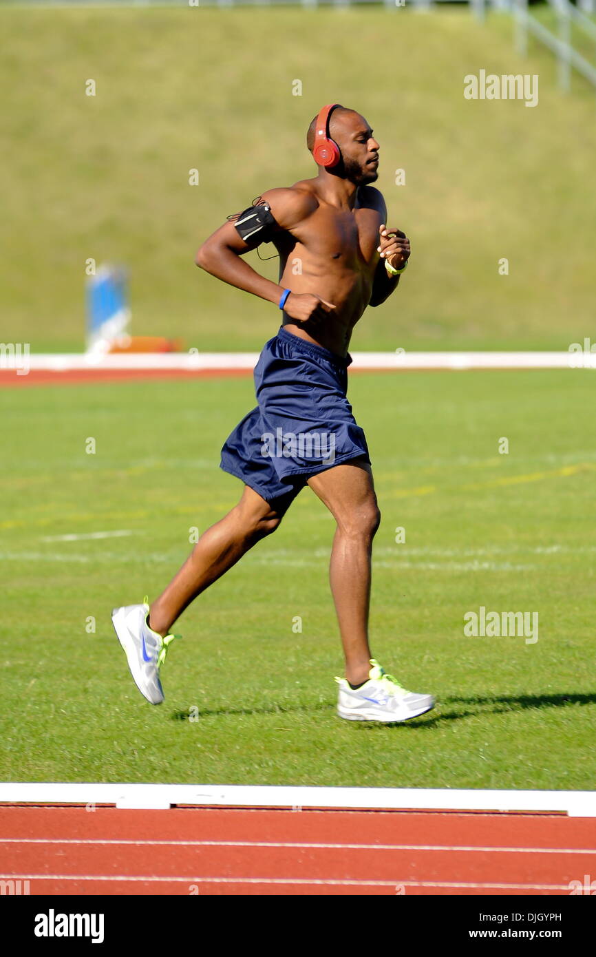 Angelo Taylor The USA Olympic Track and Field team train at Alexander ...
