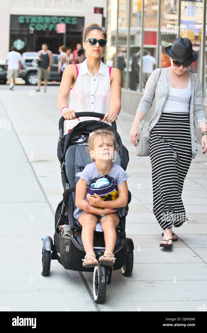 Jessica Alba leaving her hotel with her daughters Haven Garner Warren ...