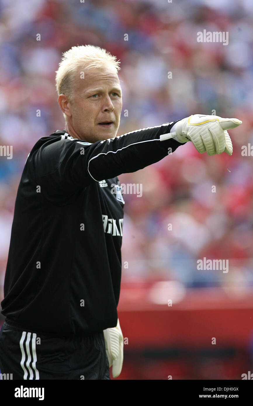 25 July 2010: Wizards Goalkeeper, Jimmy Nielsen (#1) directs his ...