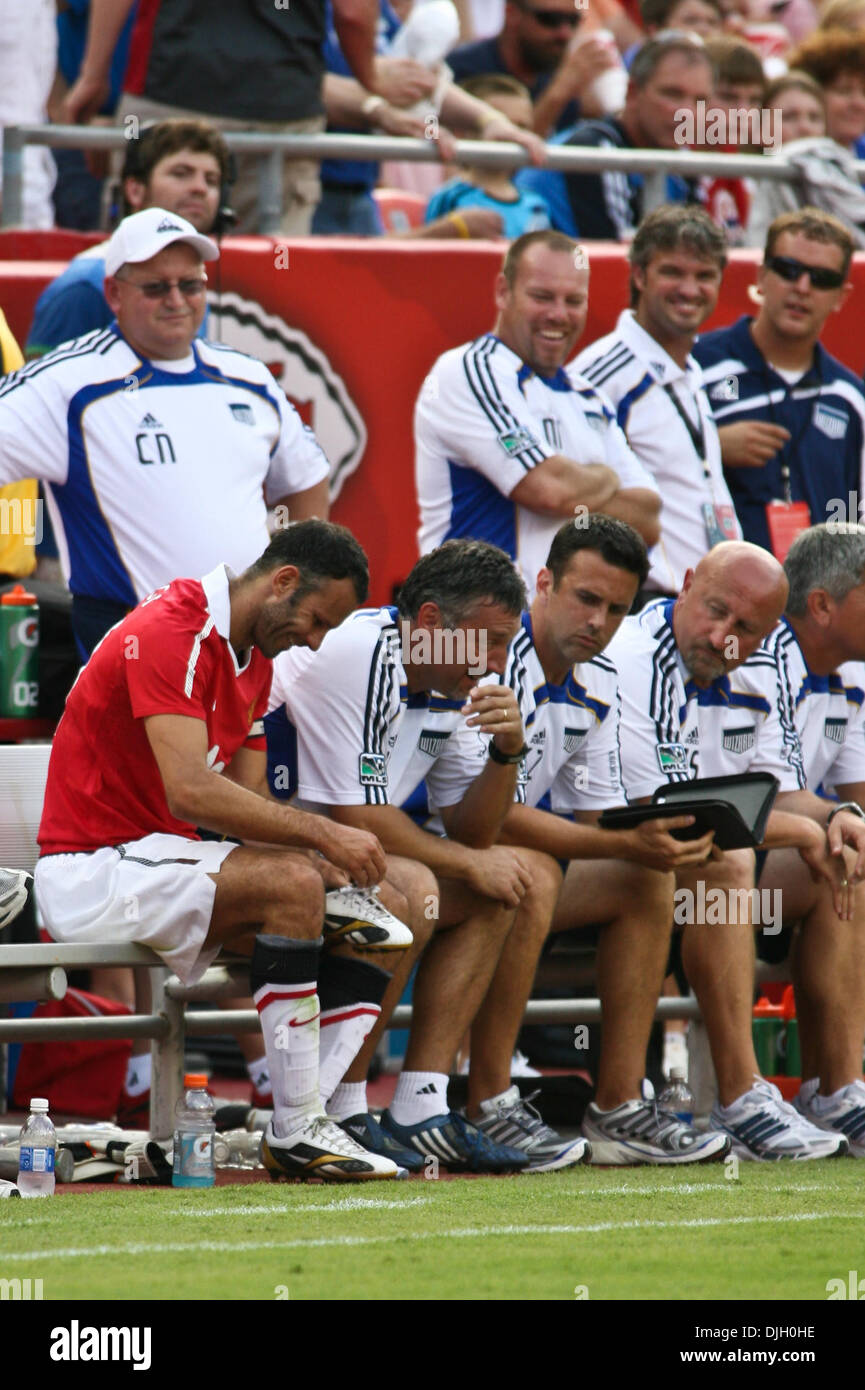 25 July 2010: Manchester United's Ryan Giggs (#11) uses the Wizard's ...