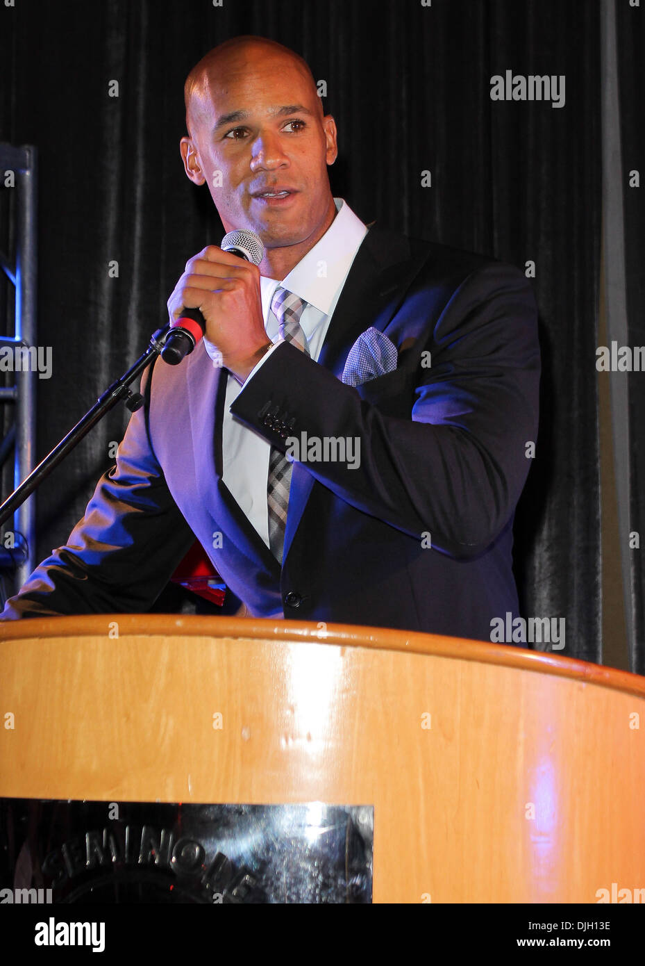 Miami Dolphins legend Jason Taylor 15th Annual Cuisine for Art ...