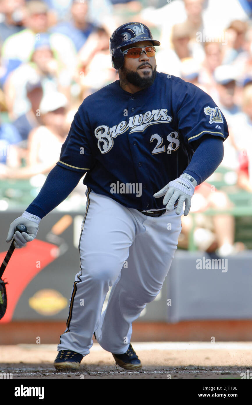 Milwaukee Brewers first baseman Prince Fielder (28) grounds out to ...