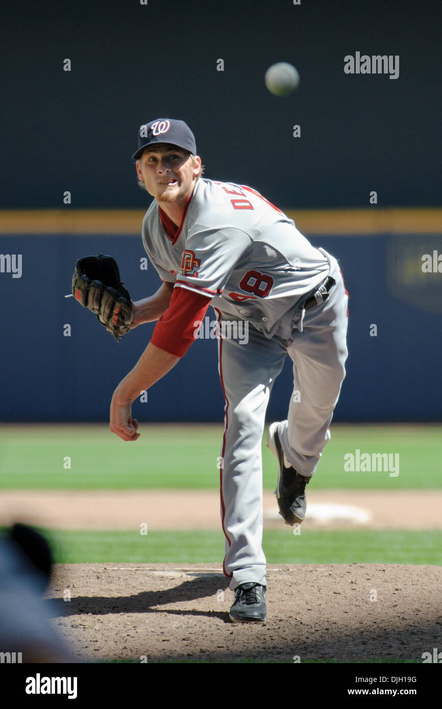 Washington Nationals starting pitcher Ross Detwiler (48) throws during ...