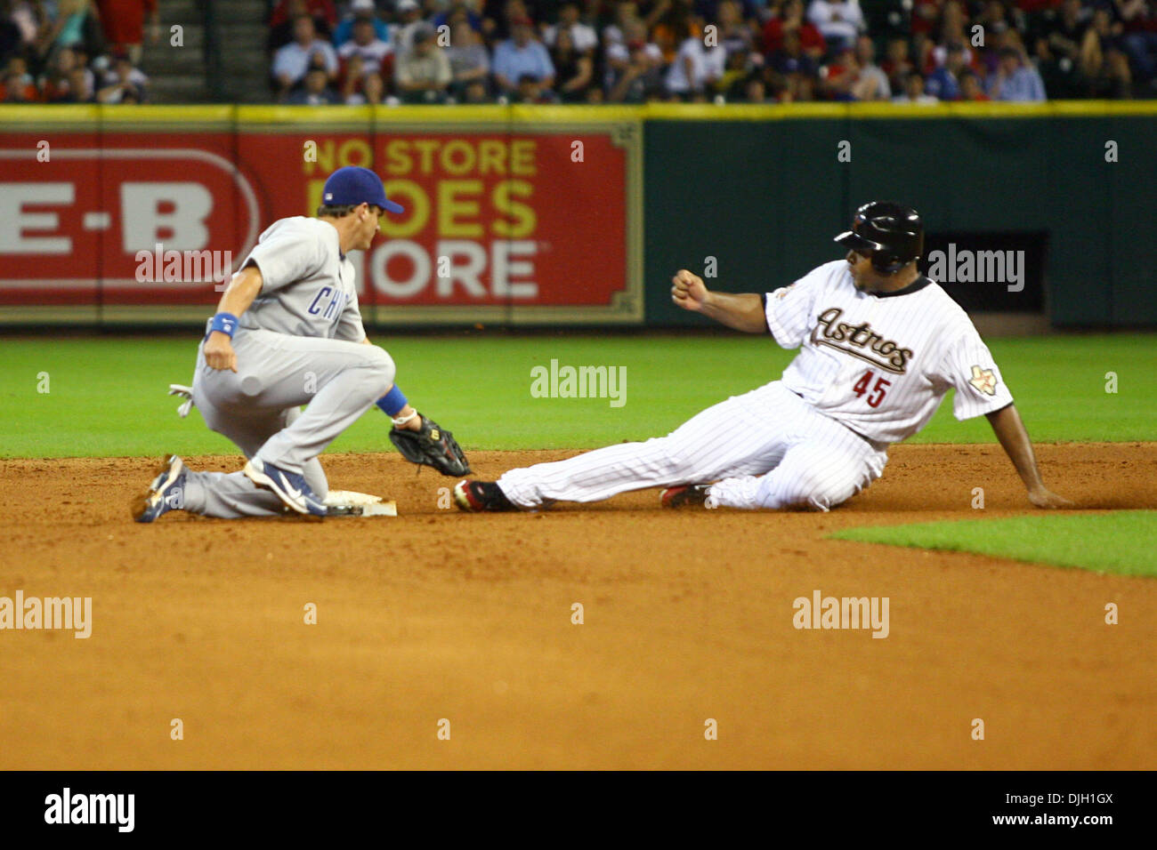 Houston Astros Outfielder Carlos Lee (45) safely steals second base in ...