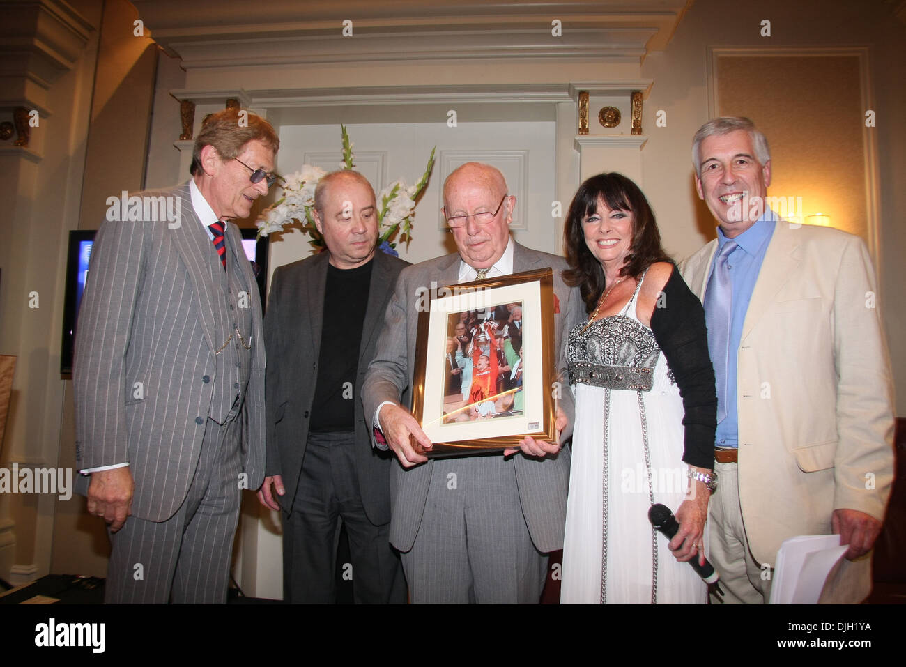 David graham actor hi-res stock photography and images - Alamy