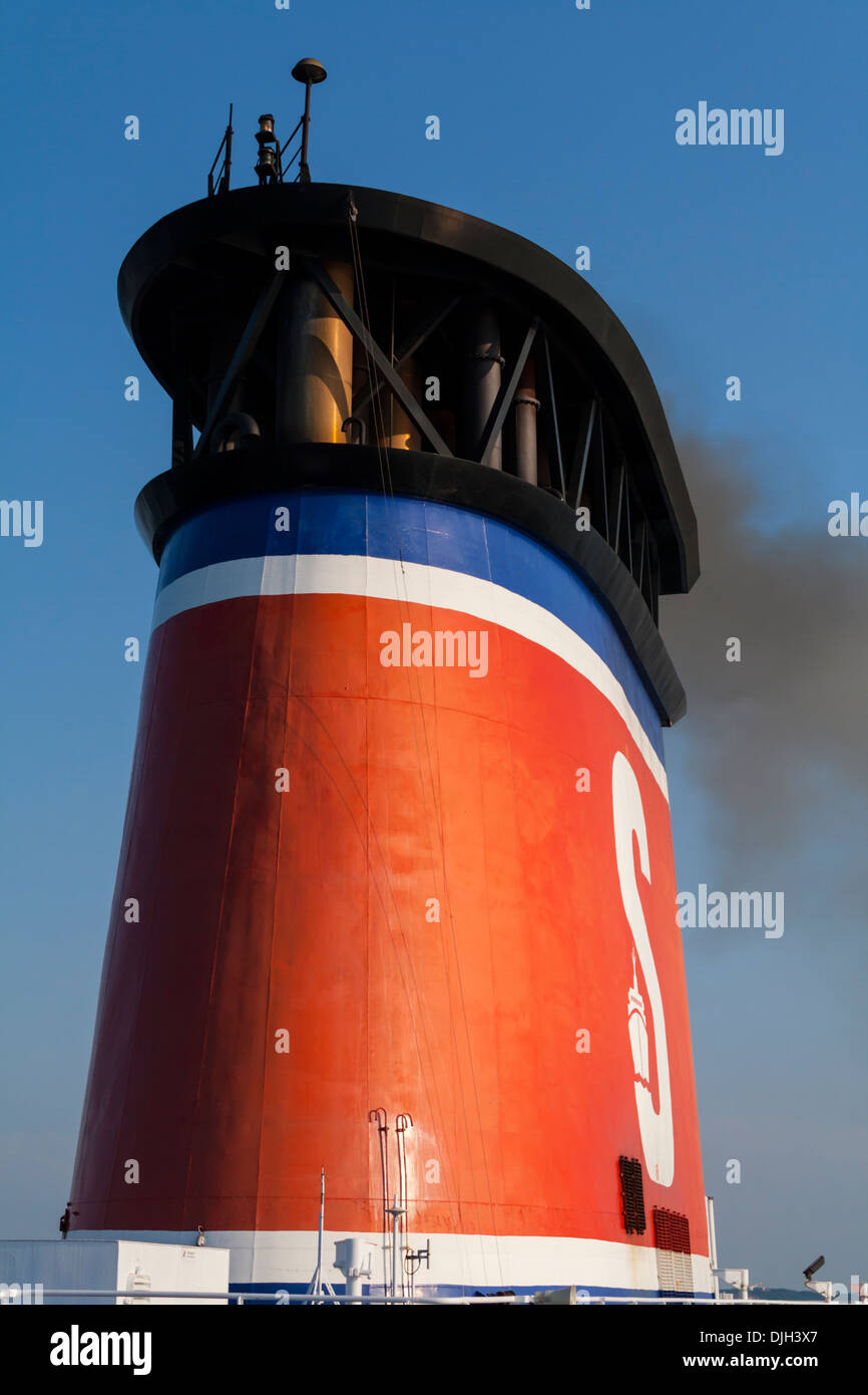 Blue Funnel Ship High Resolution Stock Photography and Images - Alamy