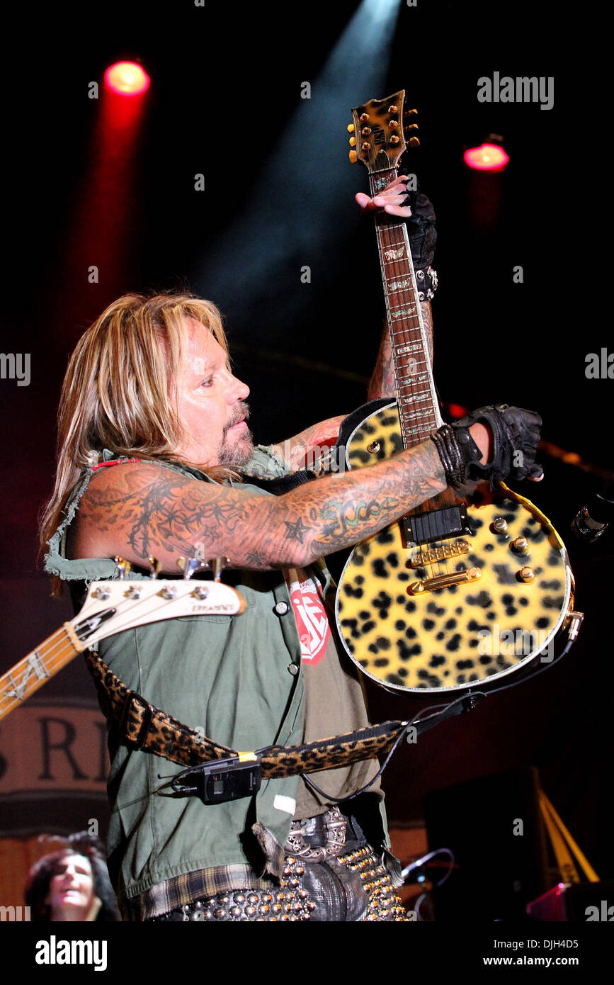 Vince Neil kicks off 'Rock of Vegas' summer concert series with a free ...