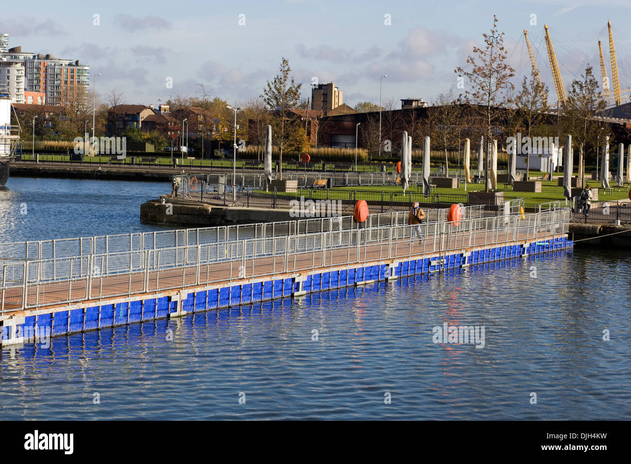 View from Canary Wharf to the Isle of Dogs London England Floating ...