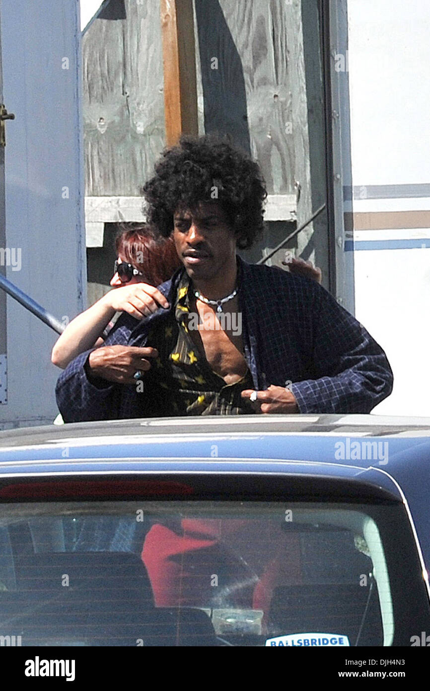 Andre Benjamin aka Andre 3000 portrays Jimi Hendrix on first day of ...