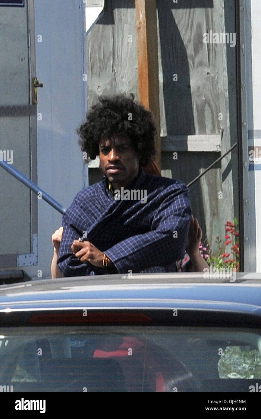 Andre Benjamin aka Andre 3000 portrays Jimi Hendrix on first day of ...