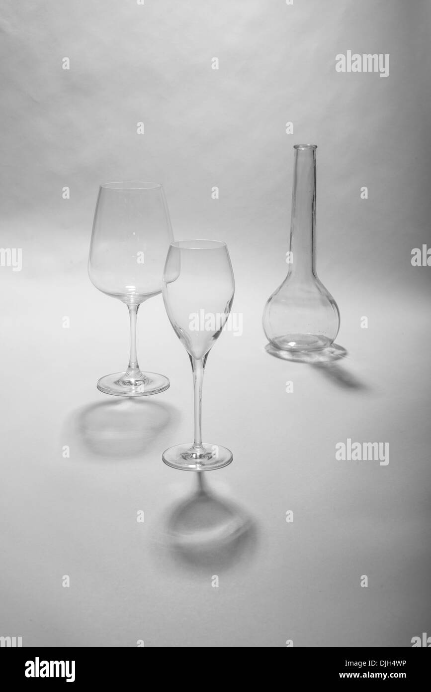 Bottle of wine table Black and White Stock Photos & Images - Alamy