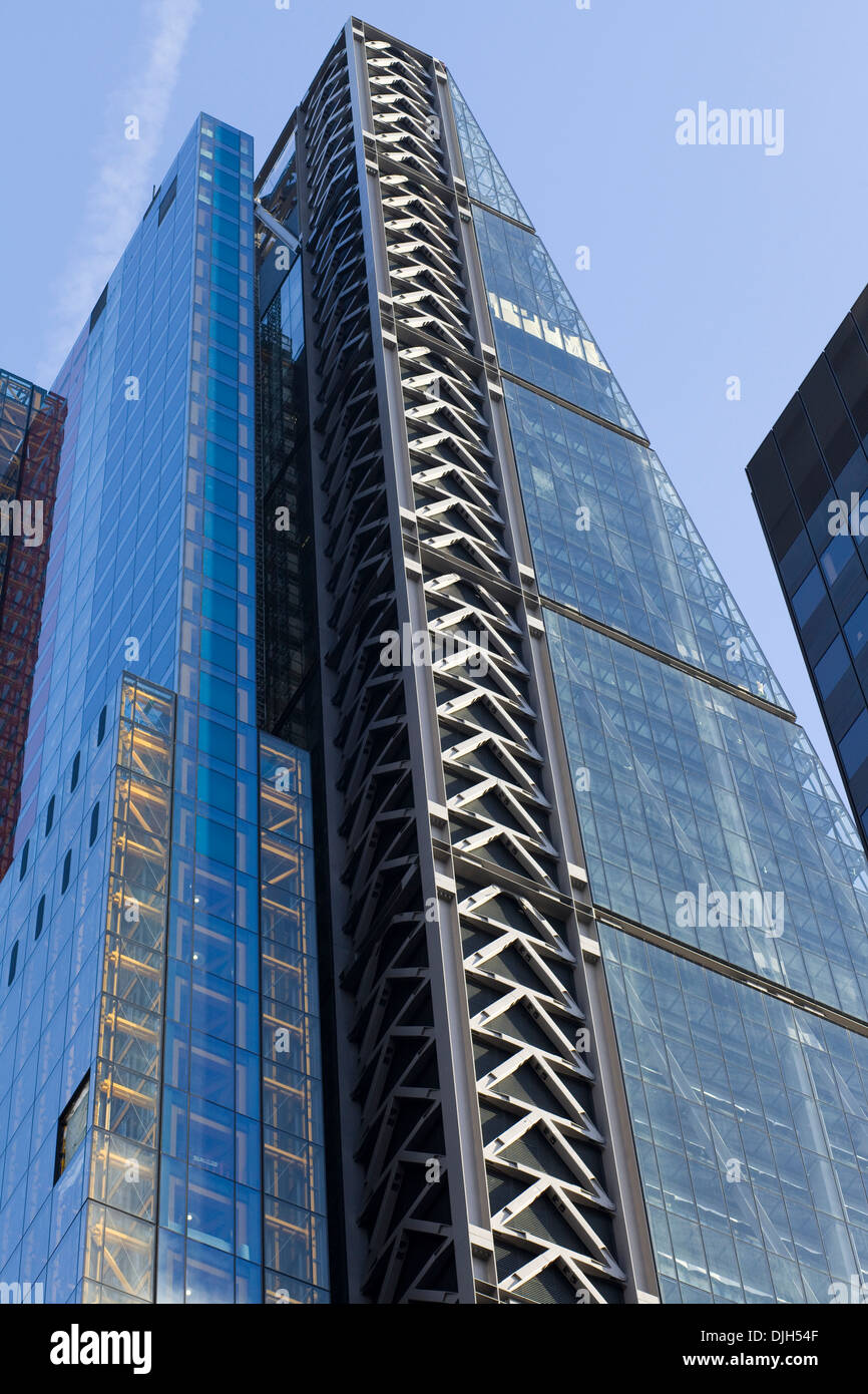 Abstract buildings hi-res stock photography and images - Alamy