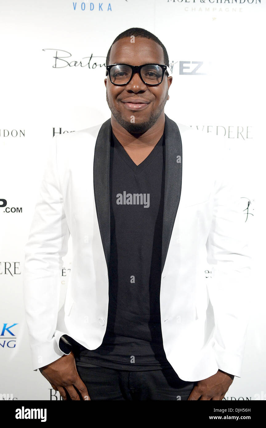 Al Nelson Season 3 viewing party of 'Shark Tank' held at Foxhole ...