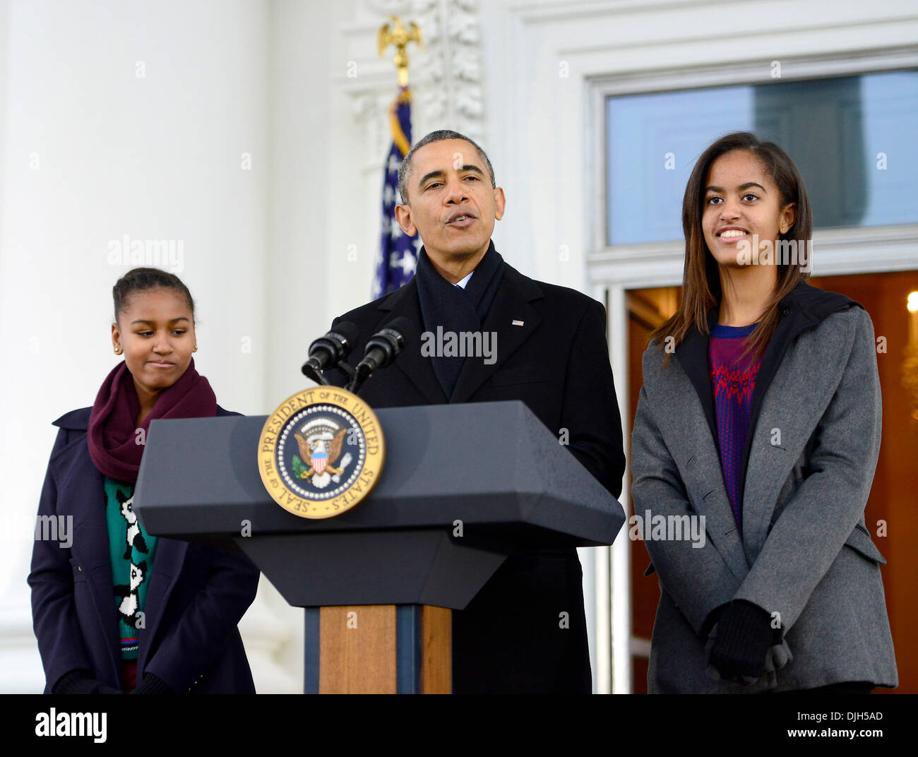 President obama daughters sasha malia hi-res stock photography and ...