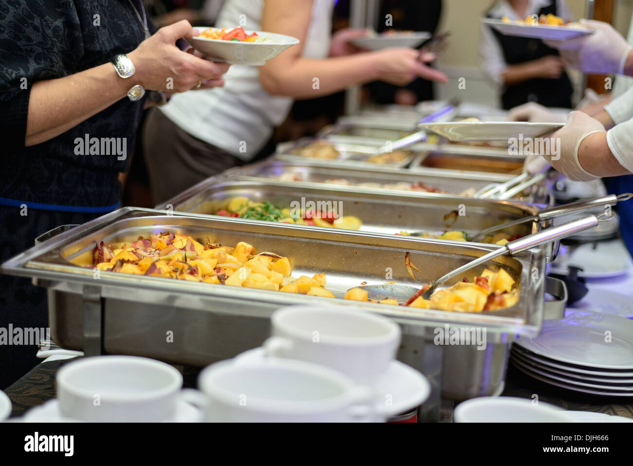 Chafing dish hi-res stock photography and images - Alamy