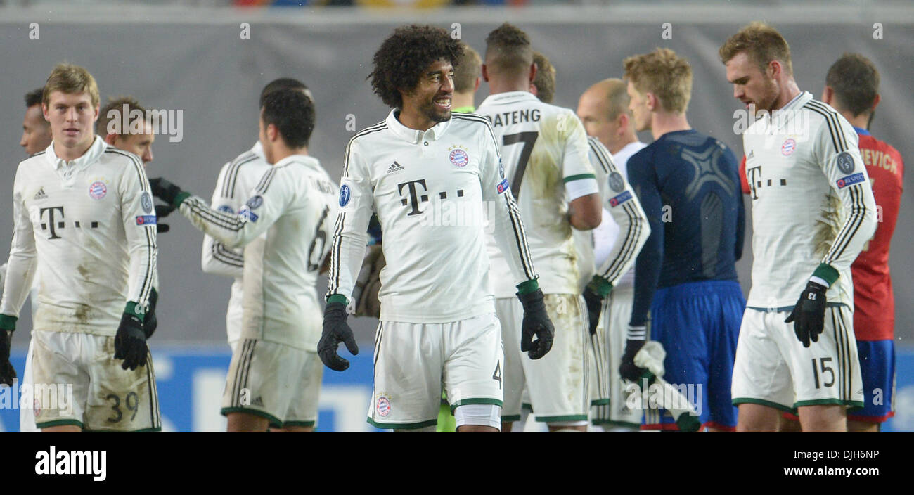 Moscow, Russia. 27th Nov, 2013. Munich's Toni Kroos (L), Dante (C) and ...