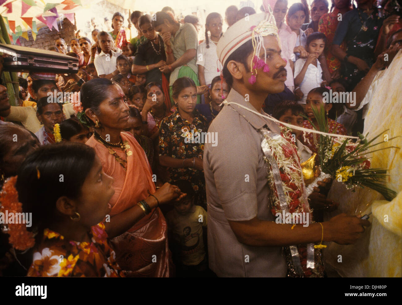 Antarpat a white cloth (R) held between the bride and groom so they ...