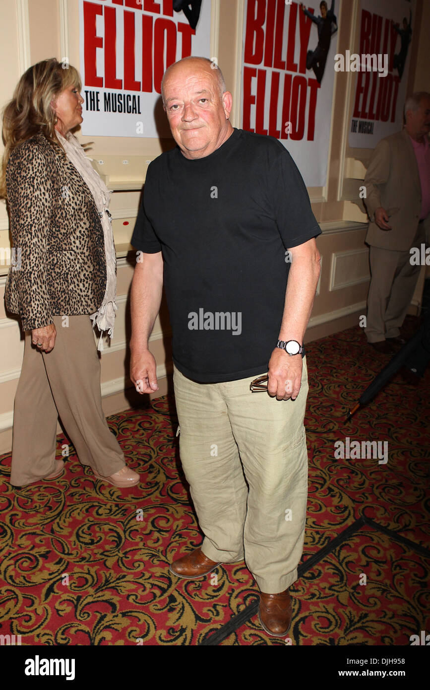Tim Healy 'Billy Elliot Musical' celebrates their 7th anniversary and ...