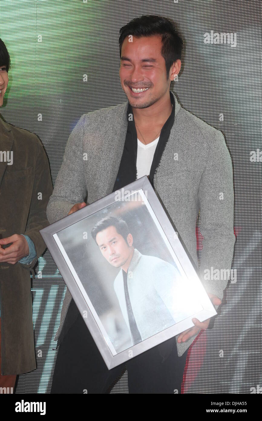 Shanghai, China. 27th Nov, 2013. Actor Chang Hsiaochuan attends press ...