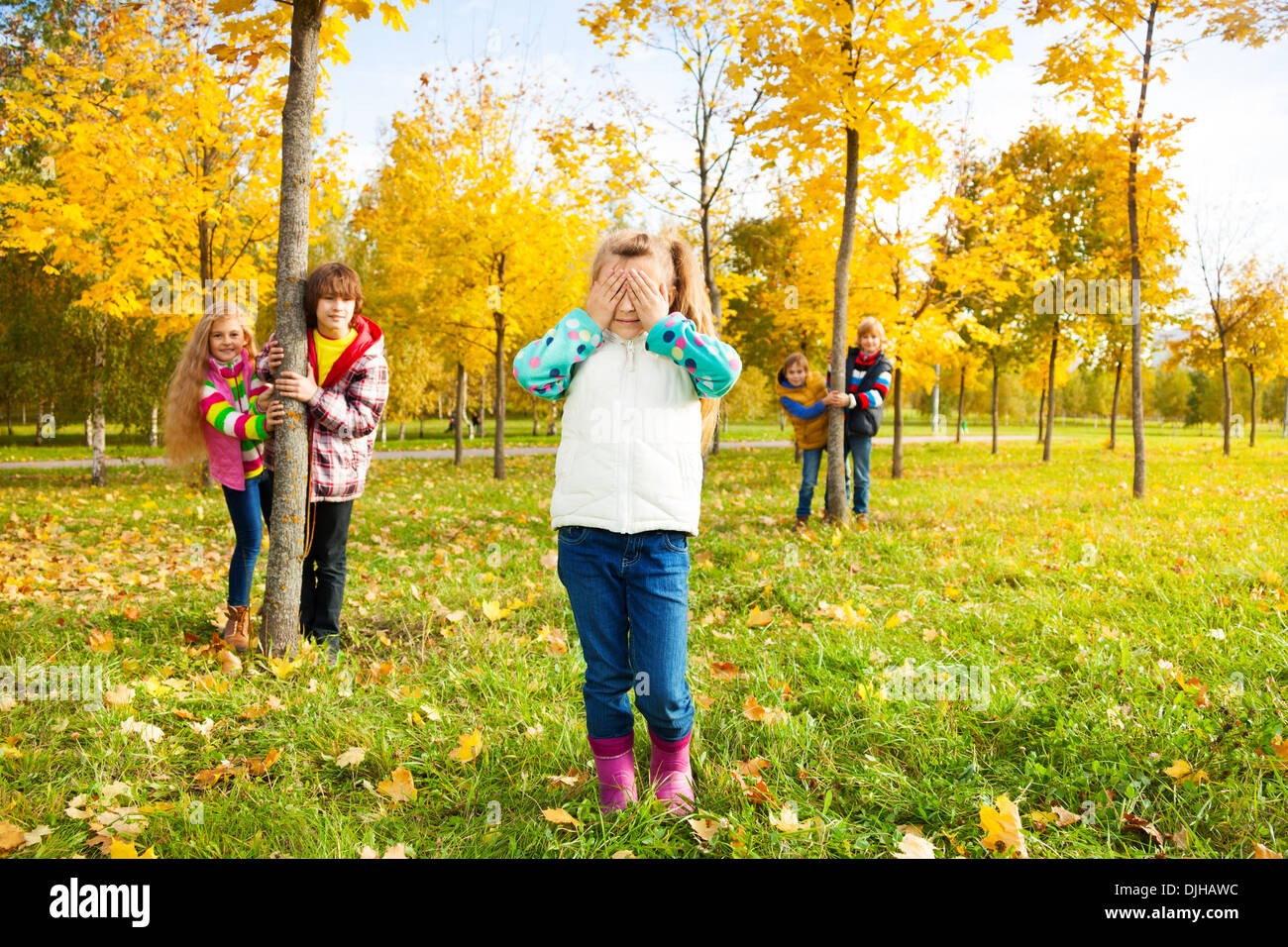 Hide and seek with friends hi-res stock photography and images - Alamy