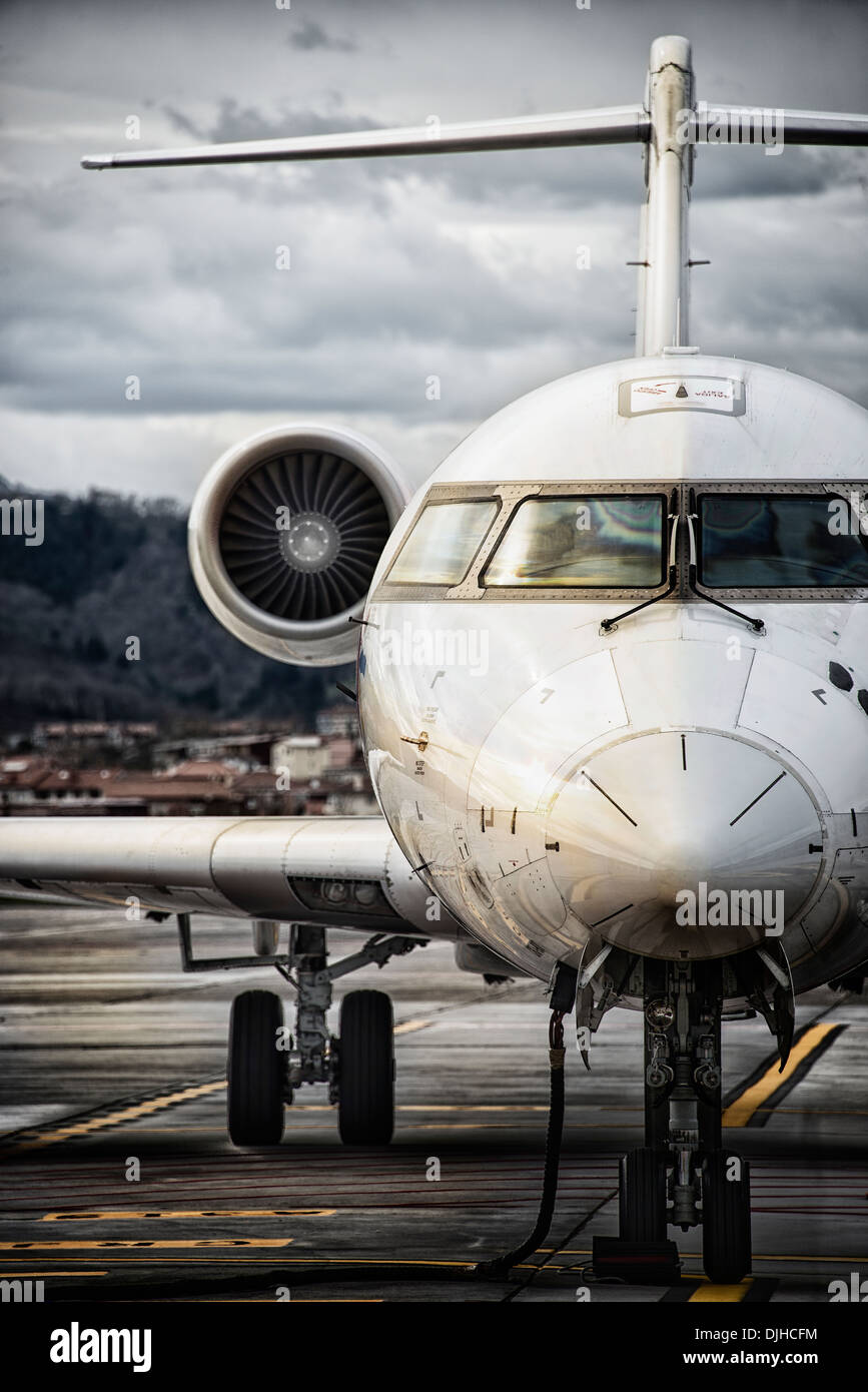 Crj 900 High Resolution Stock Photography and Images - Alamy