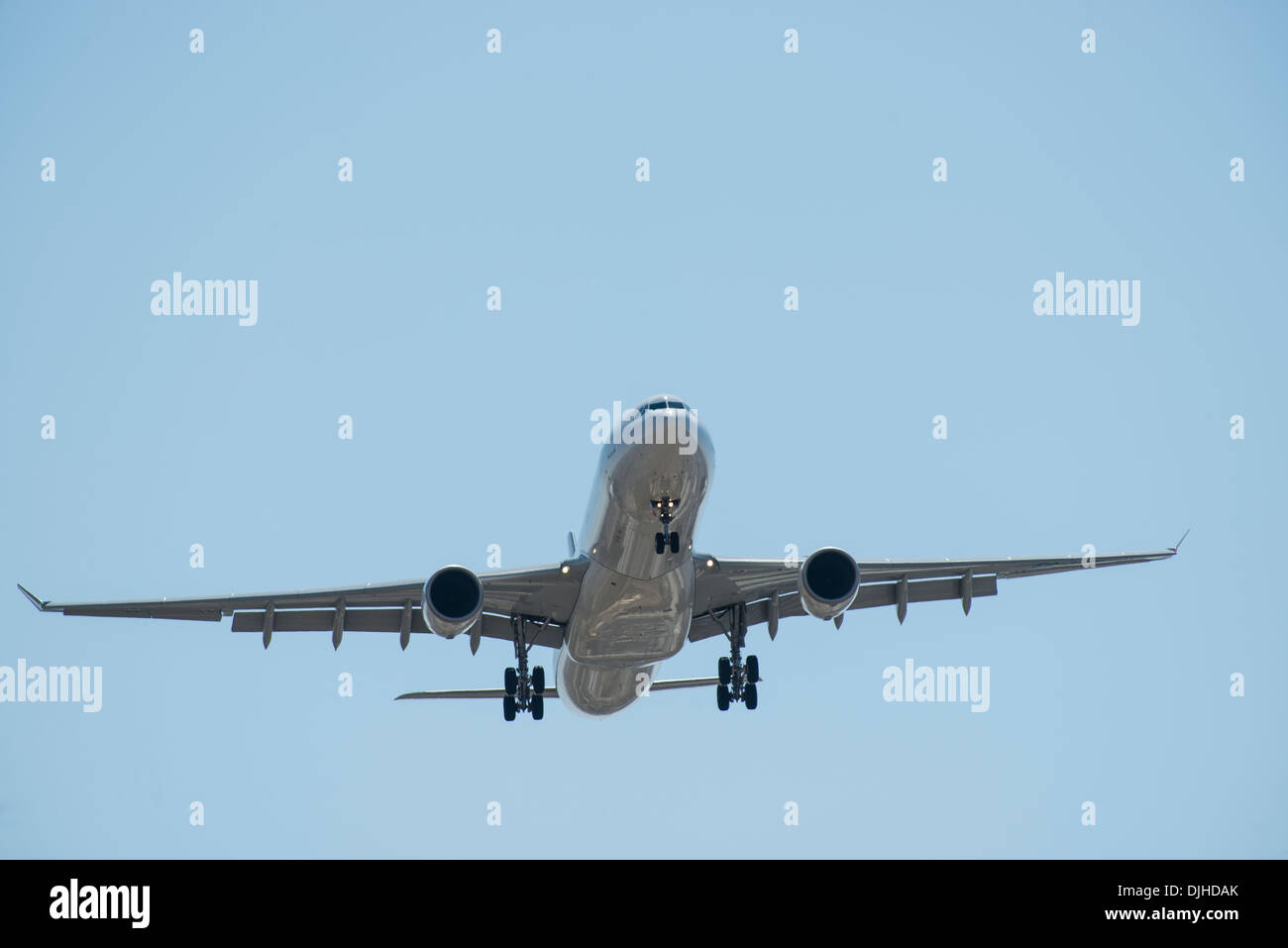 Airbus 330 wing hi-res stock photography and images - Alamy