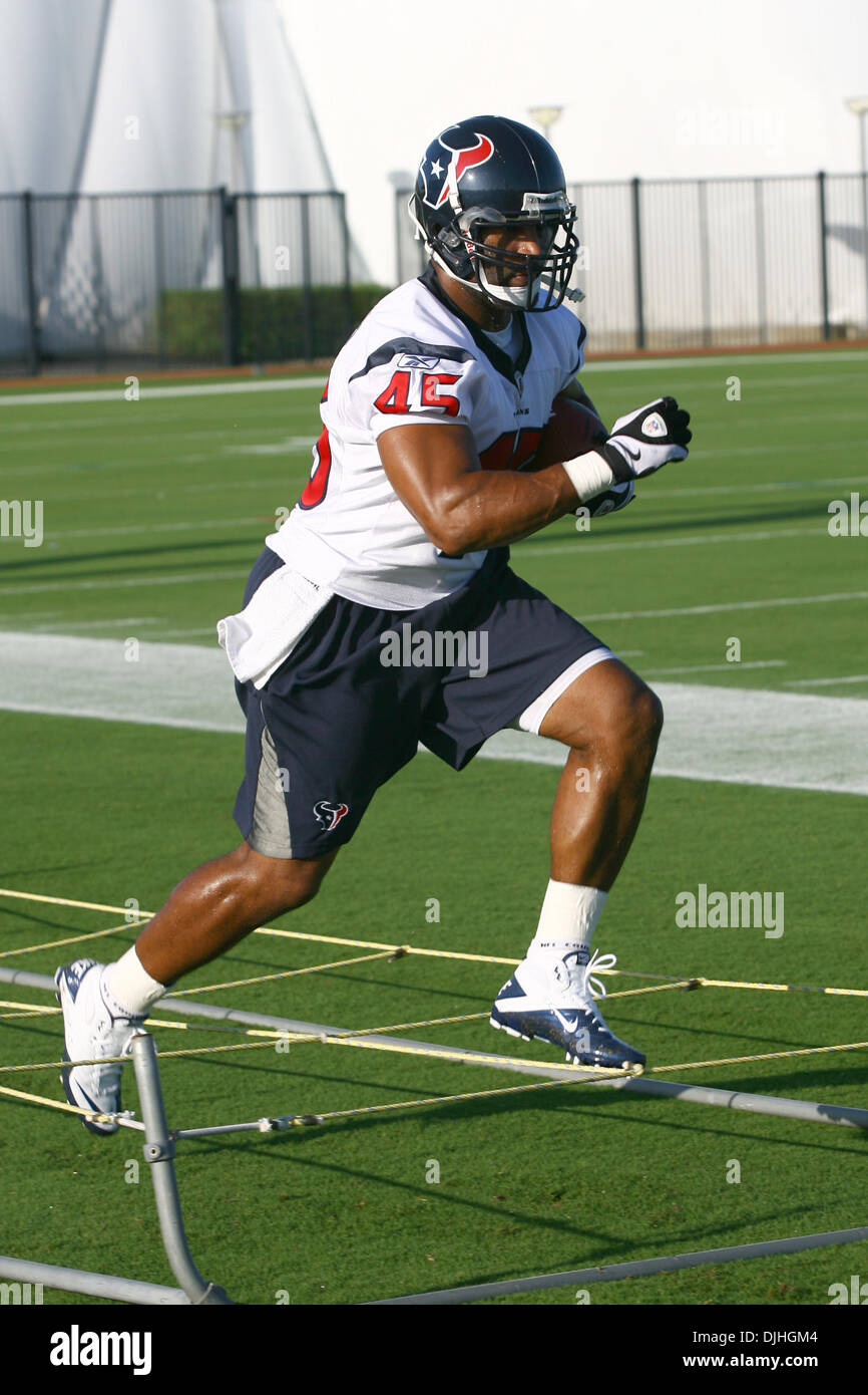 Houston Texans Full back Justin Griffith (45) works out high stepping ...