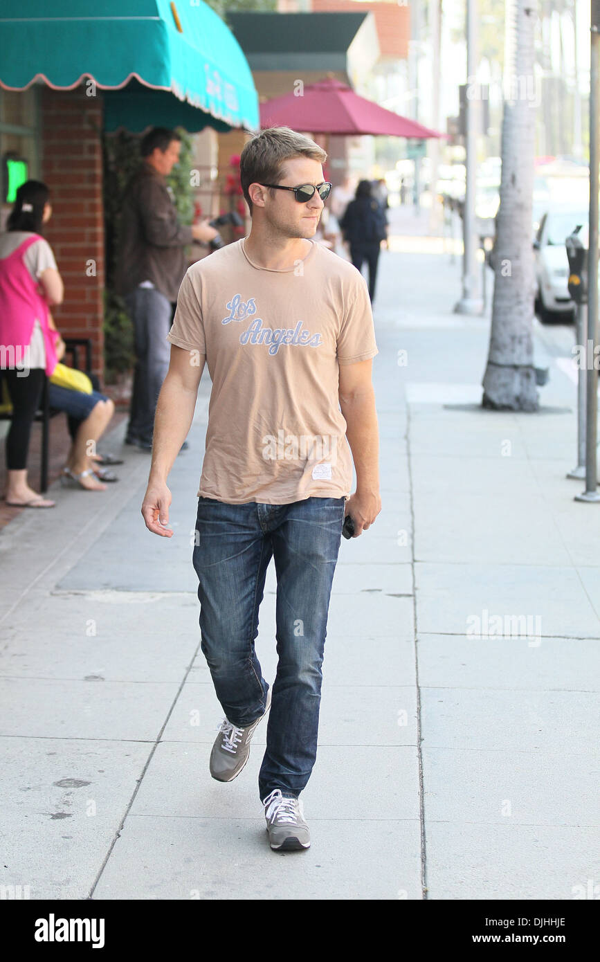 Ben McKenzie spotted strolling in Beverly Hills Los Angeles, California ...