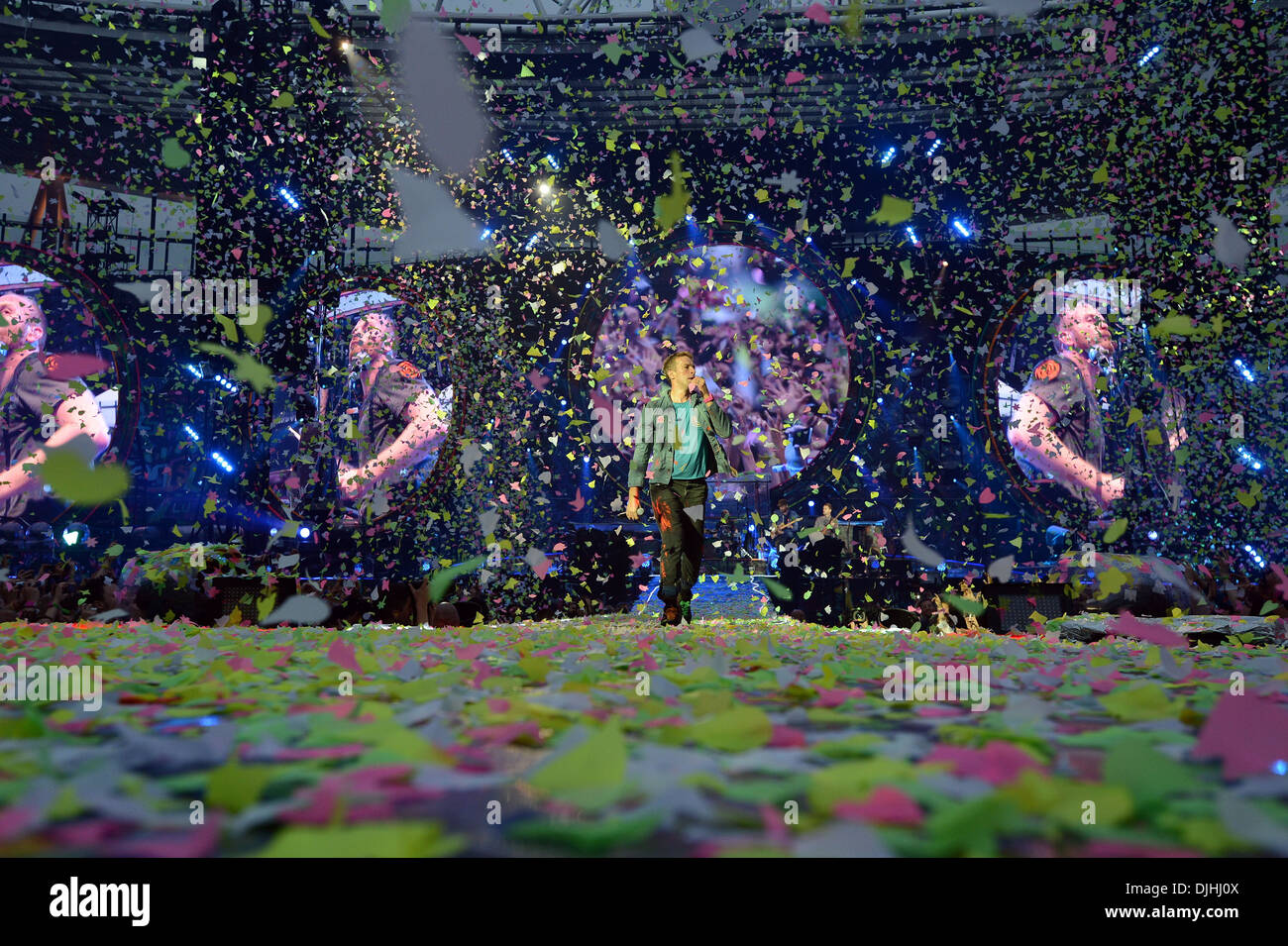 Coldplay performs emirates stadium london hi-res stock photography and ...