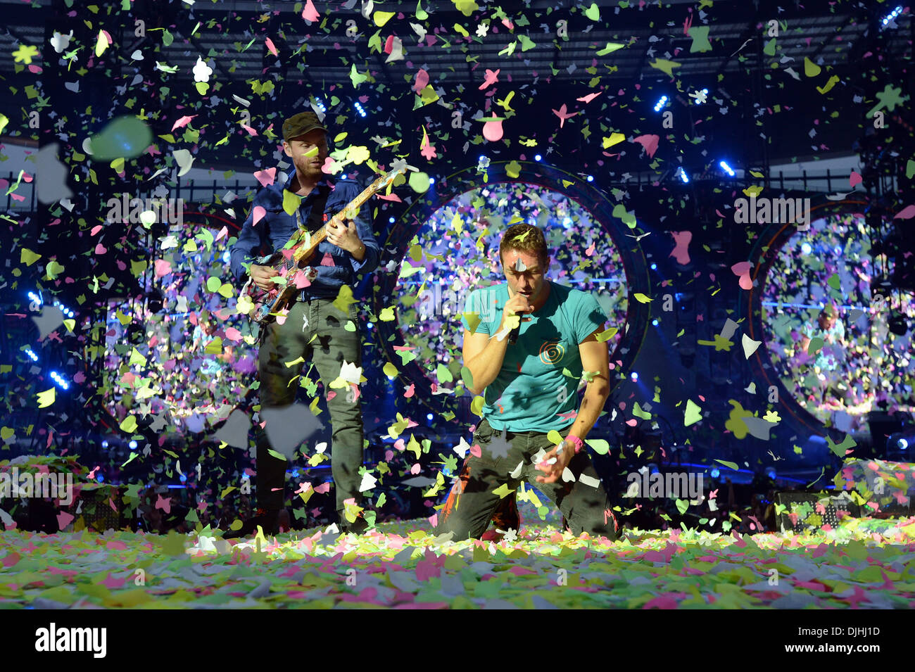 Coldplay performs emirates stadium london hi-res stock photography and ...