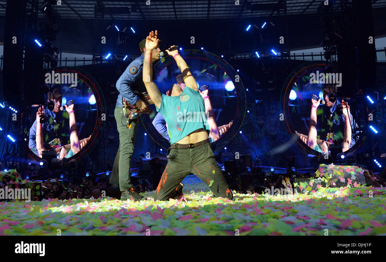 Coldplay performs emirates stadium london hi-res stock photography and ...