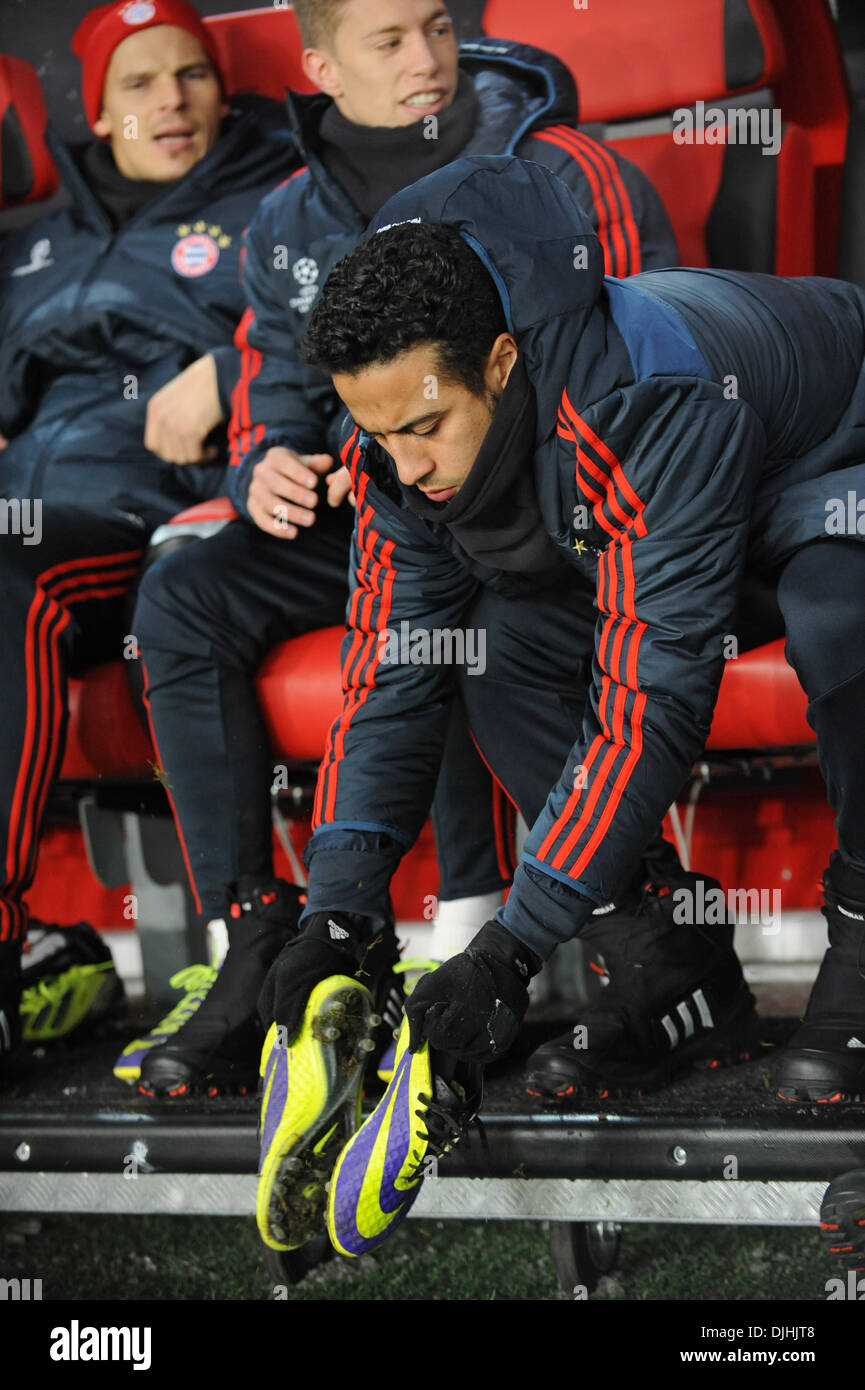Moscow, Russia. 27th Nov, 2013. Munich's Thiago sits on the bench prior ...