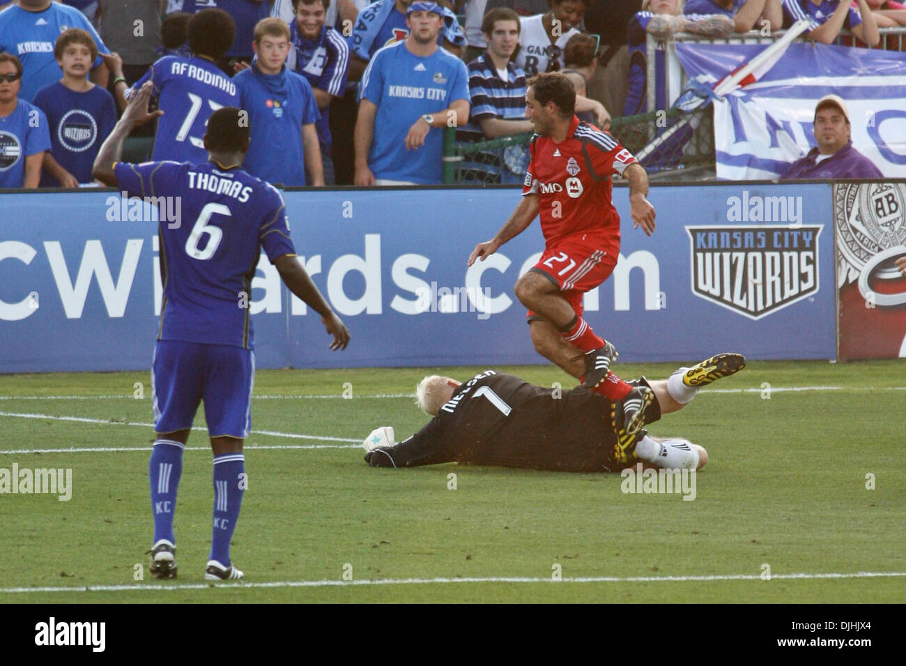 31 July 2010: Wizards goalkeeper, Jimmy Nielsen (#1) makes a sliding ...