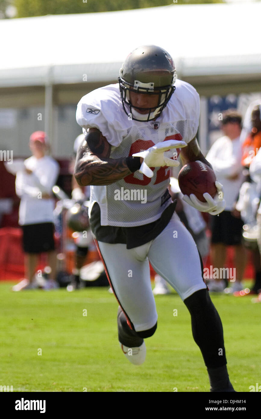Tampa Buccaneer TE Kellen Winslow (#82) running through drills during ...