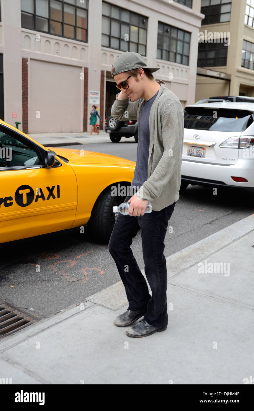 The Vampire Diaries' Paul Wesley and wife 'Pretty Little Liars' Torrey ...