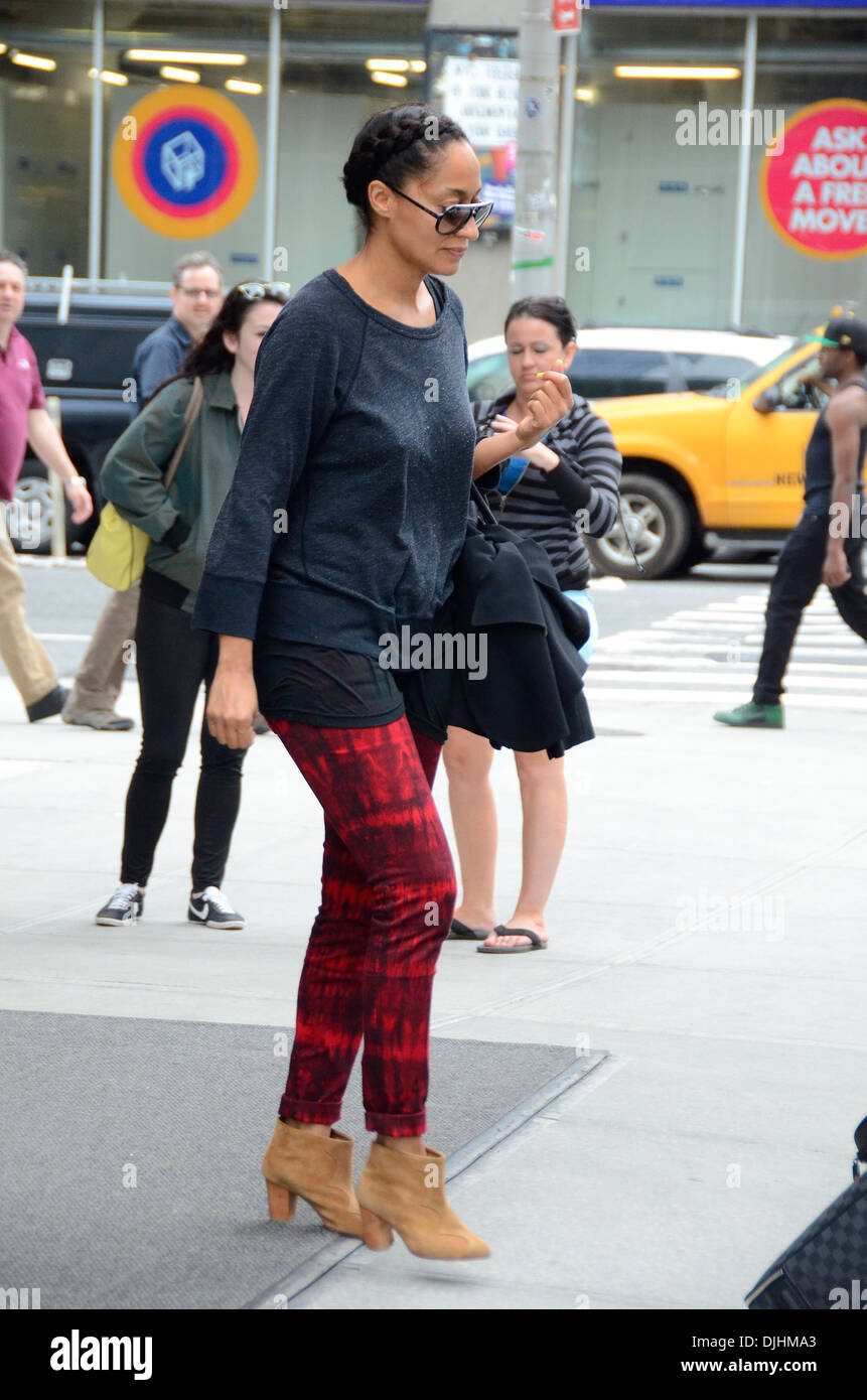 Akon Brother And Tracee Ellis Ross