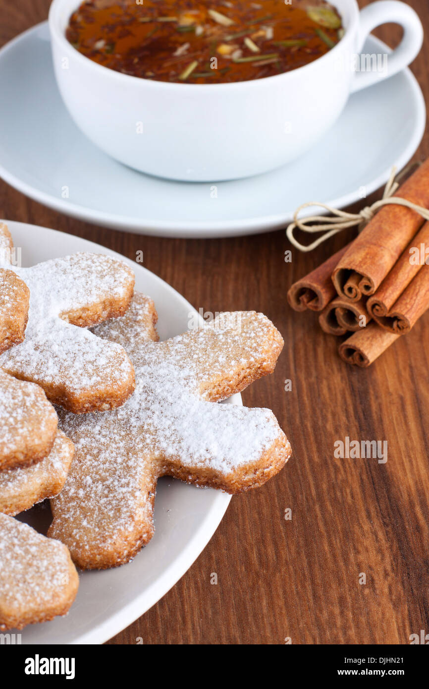 Gingerbread for tea hi-res stock photography and images - Alamy